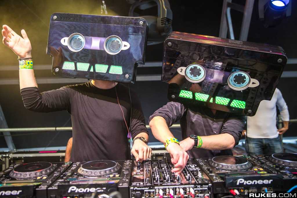Top 15 Famous DJs that wear masks