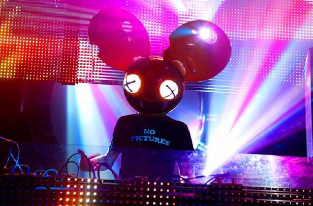 Embarrassing moment happened to Deadmau5: His Set cut out twice for 10 ...