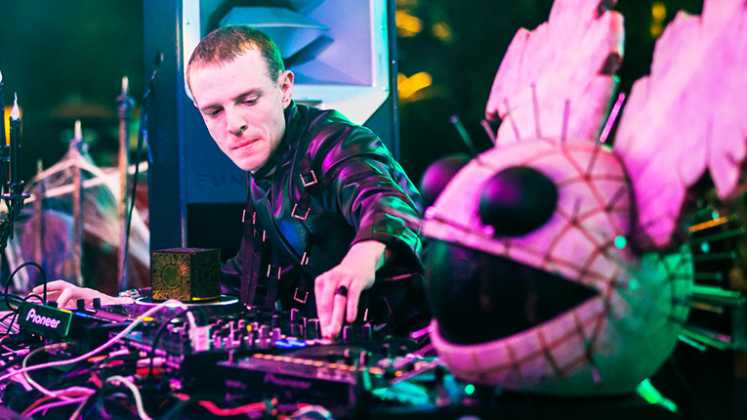 Deadmau5’s classic ' Ghosts N Stuff ' gets a remix just before ...