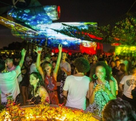 Bali 's Gate 88: The DC-10 Airplane Turned in Nightclub looks Amazing ...