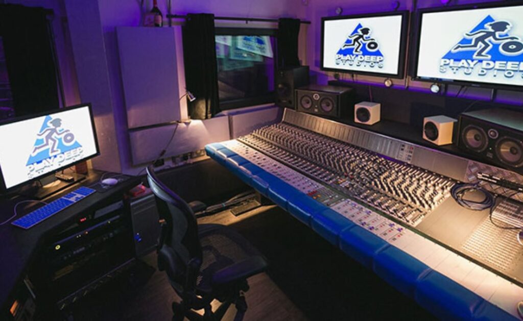 Exclusive Interview with Simon Fraser, the label manager at Play ...