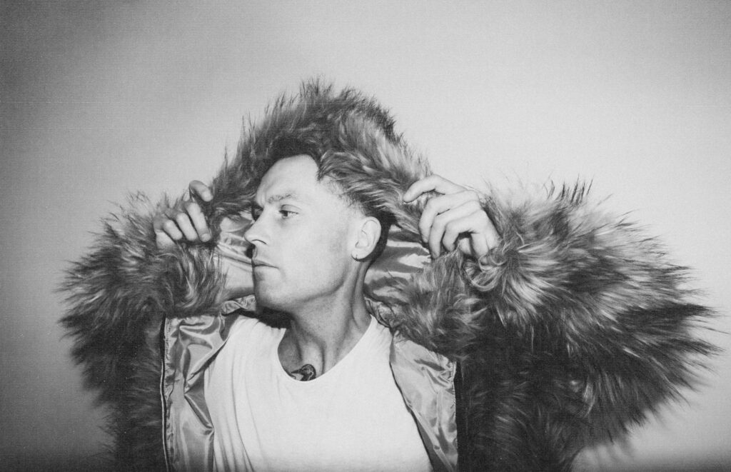 Jolliffe Recruits Jade to Continue Teasing Album with "Seven Days ...